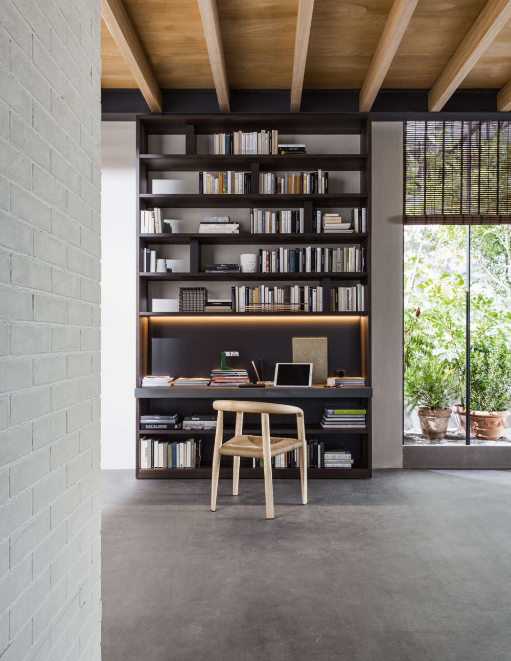 Modern curved back chair - MHC.3 Miss - Molteni&C