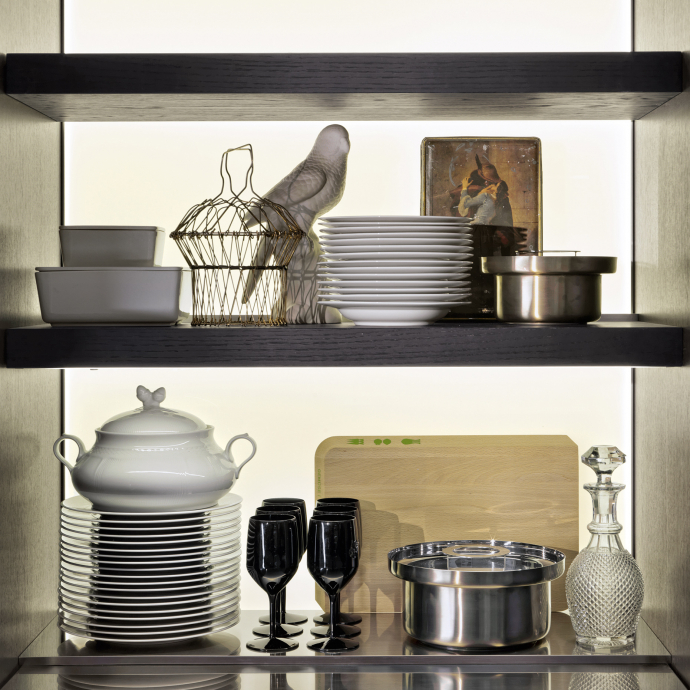 Operating column - Column with a large extractable top - Dada